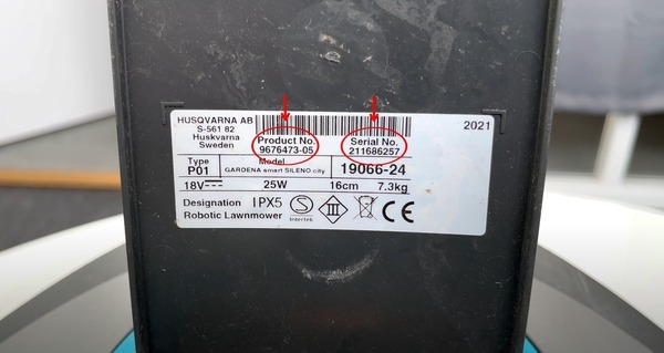 Så här hittar du produkt- och serienummer på din robotgräsklippare